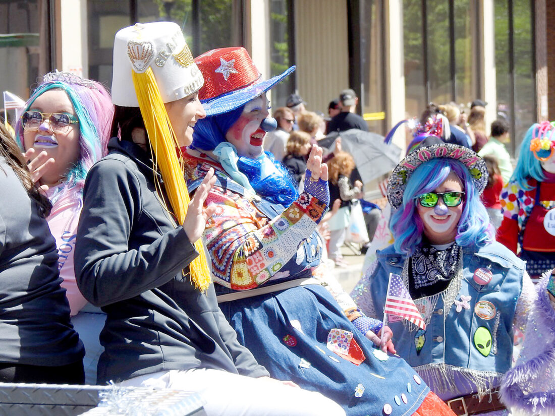 Star-spangled salute: Thousands gather at Altoona Memorial Day parade ...